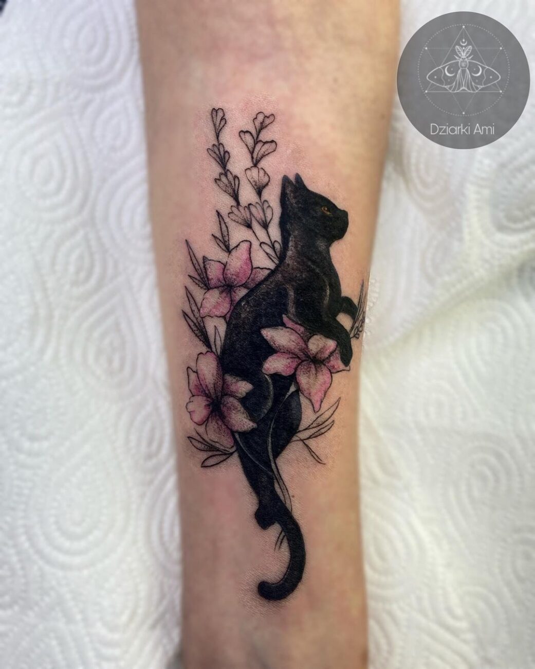 🔥 40 Aesthetic Tattoos and a Complete Guide