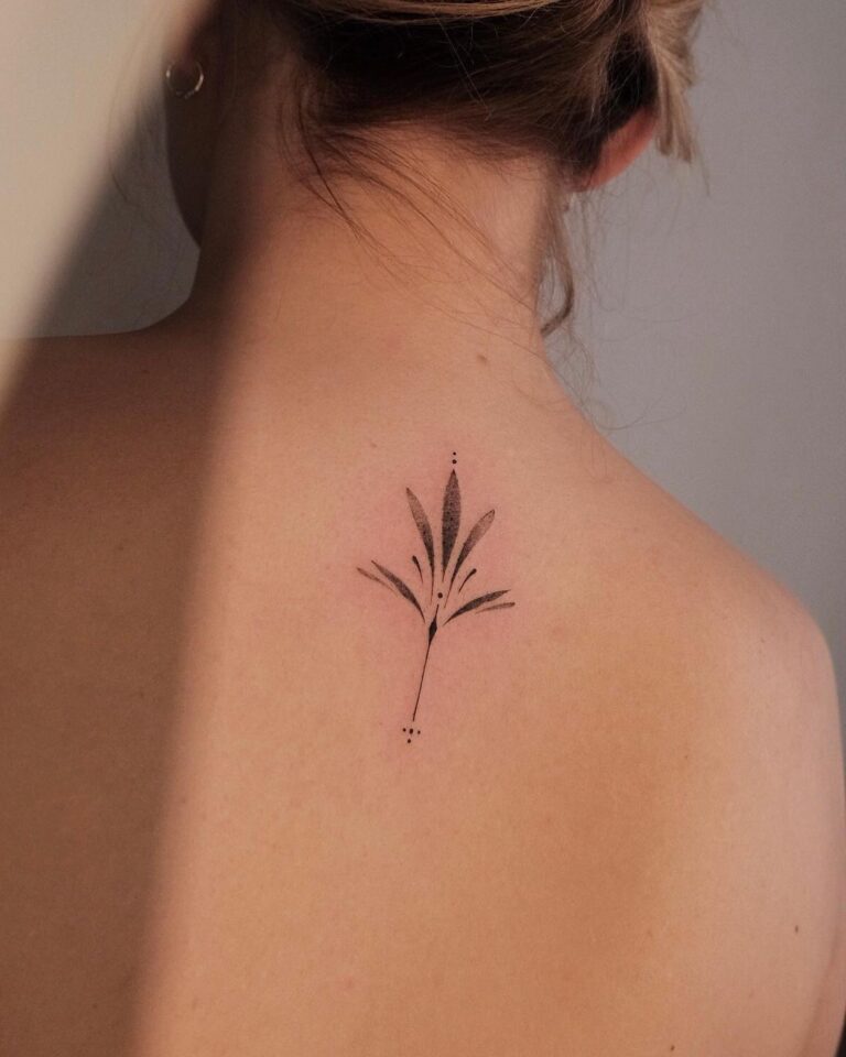 🔥 40 Aesthetic Tattoos and a Complete Guide