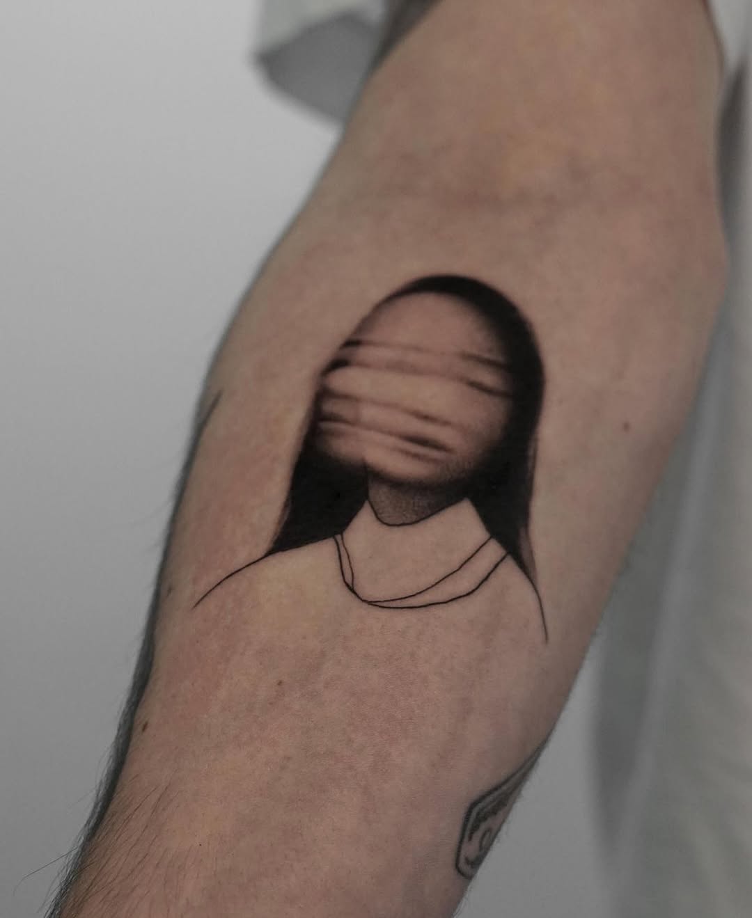 Glitch Tattoo: Complete Guide with a lot of Tattoos for You!
